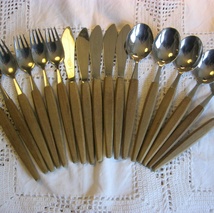 17 deler Helle bestikk teak og stål